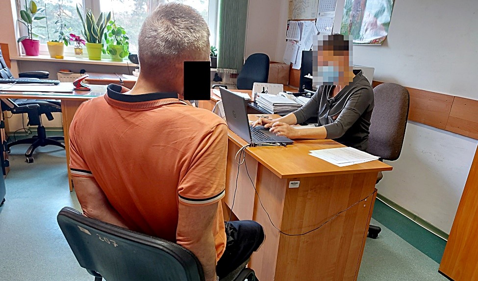 Brutalna napaść na pracownika ochrony w Józefowie. Rośnie liczba kradzieży